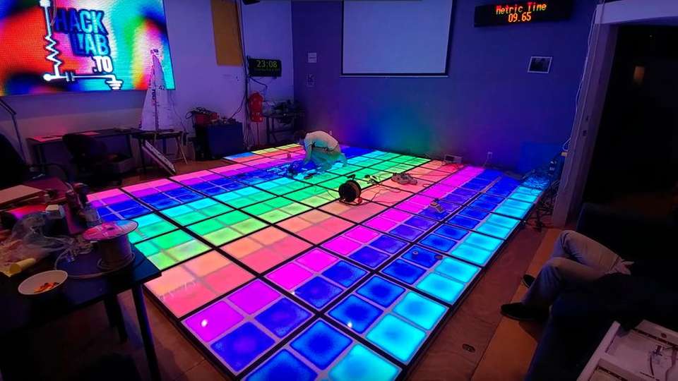 Arduino bringt die Tanzfläche zum Leuchten