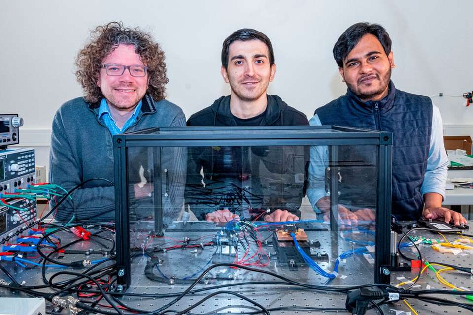 Erste vollständig integrierte Quantenlichtquelle in Chipgröße